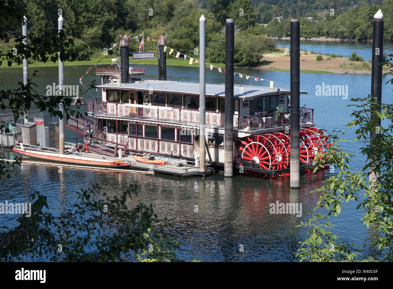 Stern paddle wheeler hi-res stock photography and images - Alamy