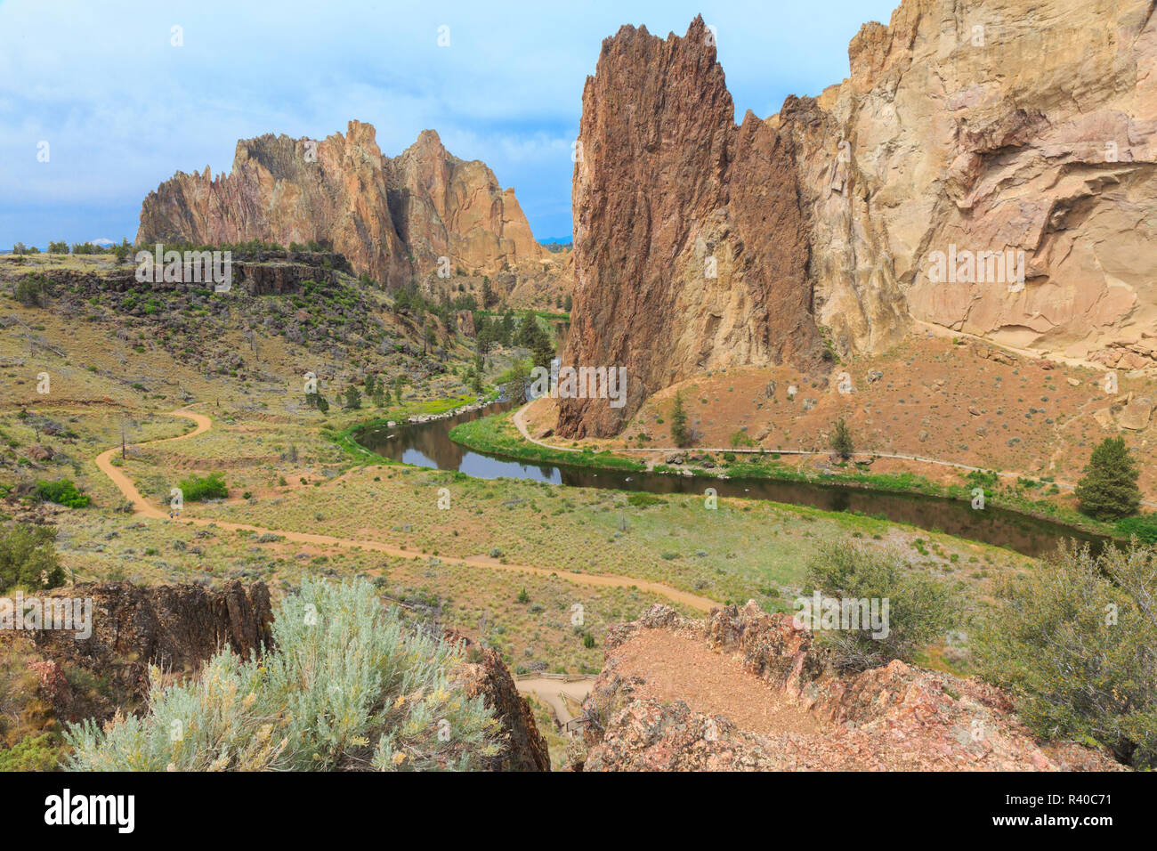 USA, Central Oregon, Redmond, Terrebonne. Smith Rock State Park ...
