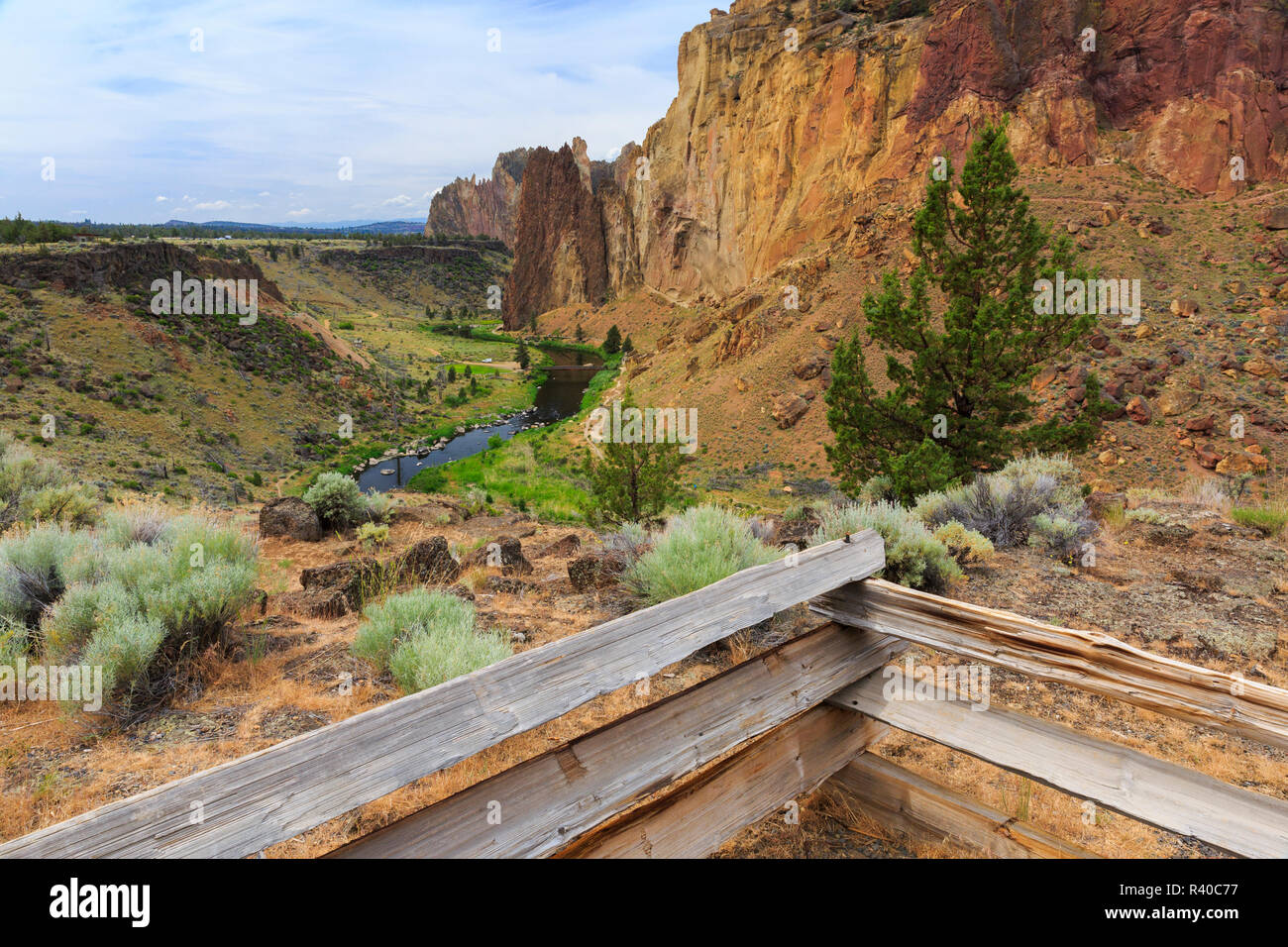 USA, Central Oregon, Redmond, Terrebonne. Smith Rock State Park ...