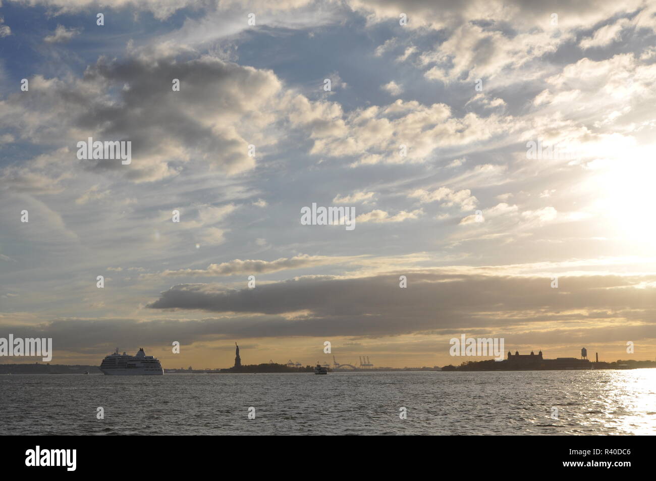 Gale storm new york hi-res stock photography and images - Alamy