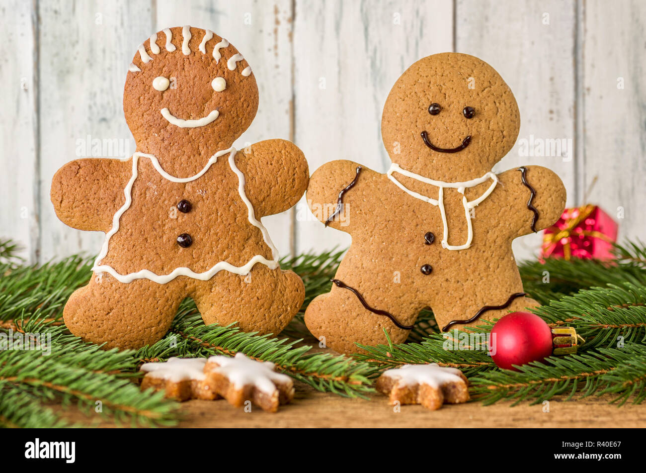 gingerbread man and gingerbread woman Stock Photo - Alamy