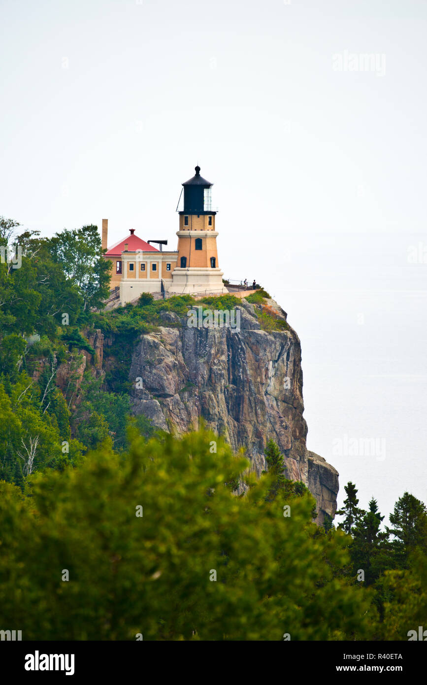 USA, Minnesota, North Shore, Lake Superior, Split Rock Lighthouse ...