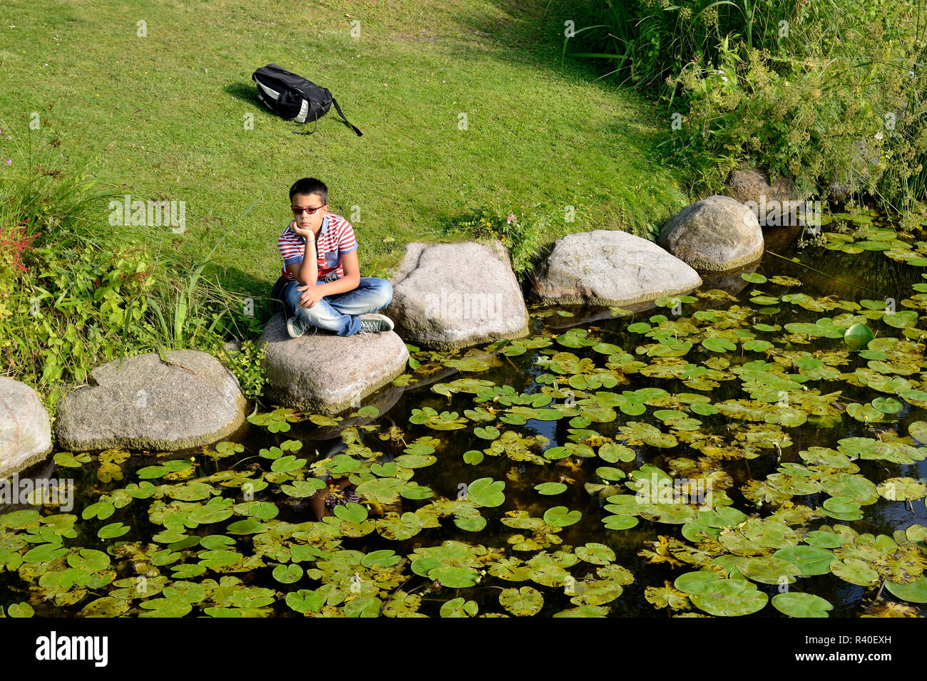 Scared kid at classroom hi-res stock photography and images - Alamy