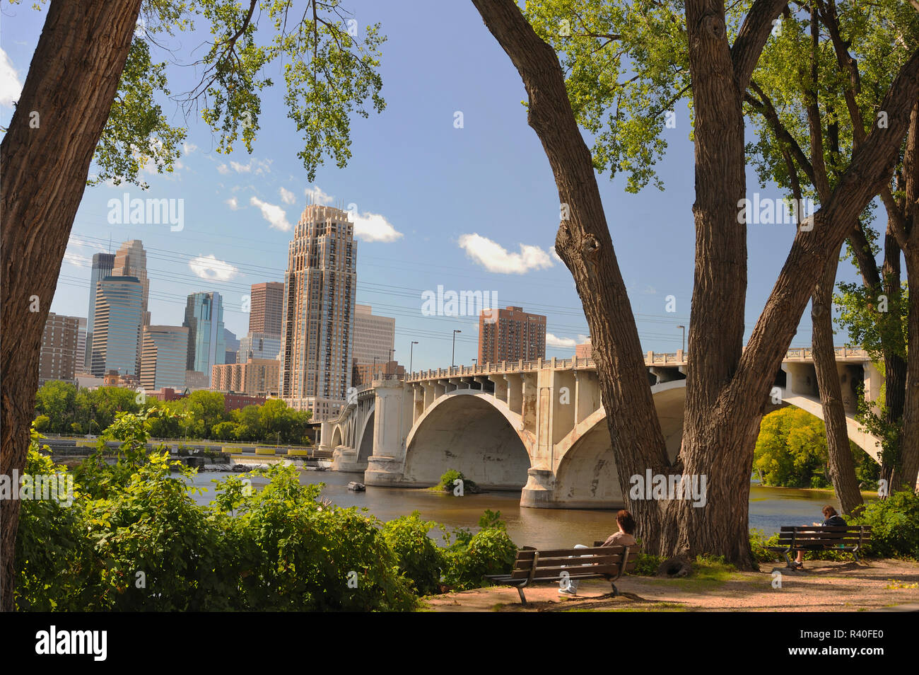 Minneapolis, Minnesota. Mississippi River Stock Photo - Alamy