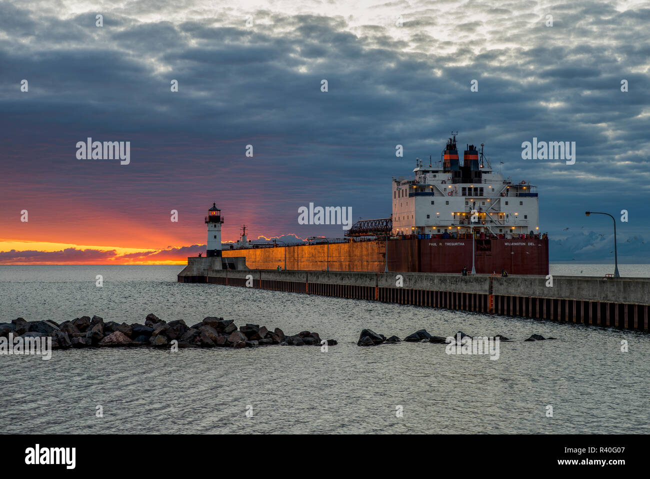 USA, Minnesota, Duluth, Lakewalk, Lift bridge Stock Photo - Alamy
