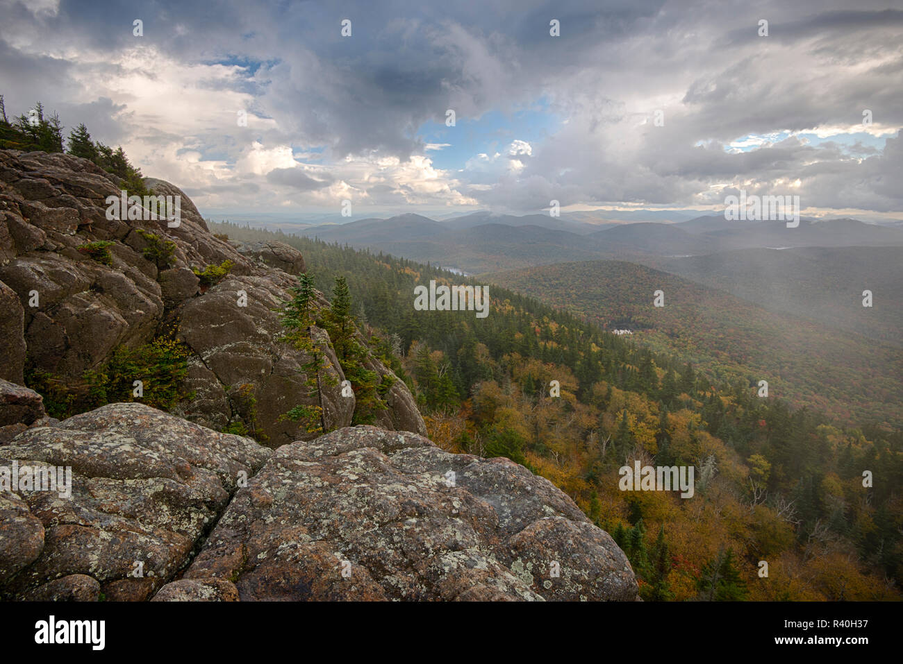 Crane mountain hi-res stock photography and images - Alamy