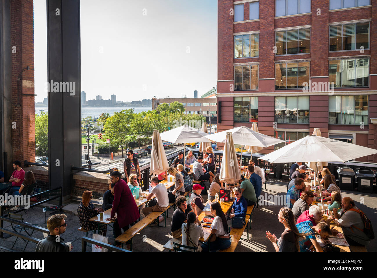 USA, New York City, Lower Manhattan, High Line park, outdoor cafe Stock ...