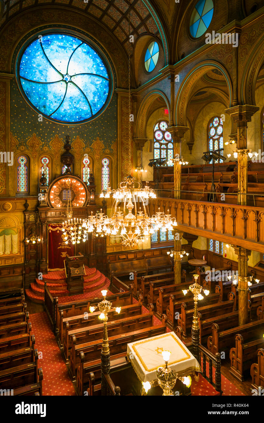 USA, New York City, Lower Manhattan, Lower East Side, Eldridge Street ...