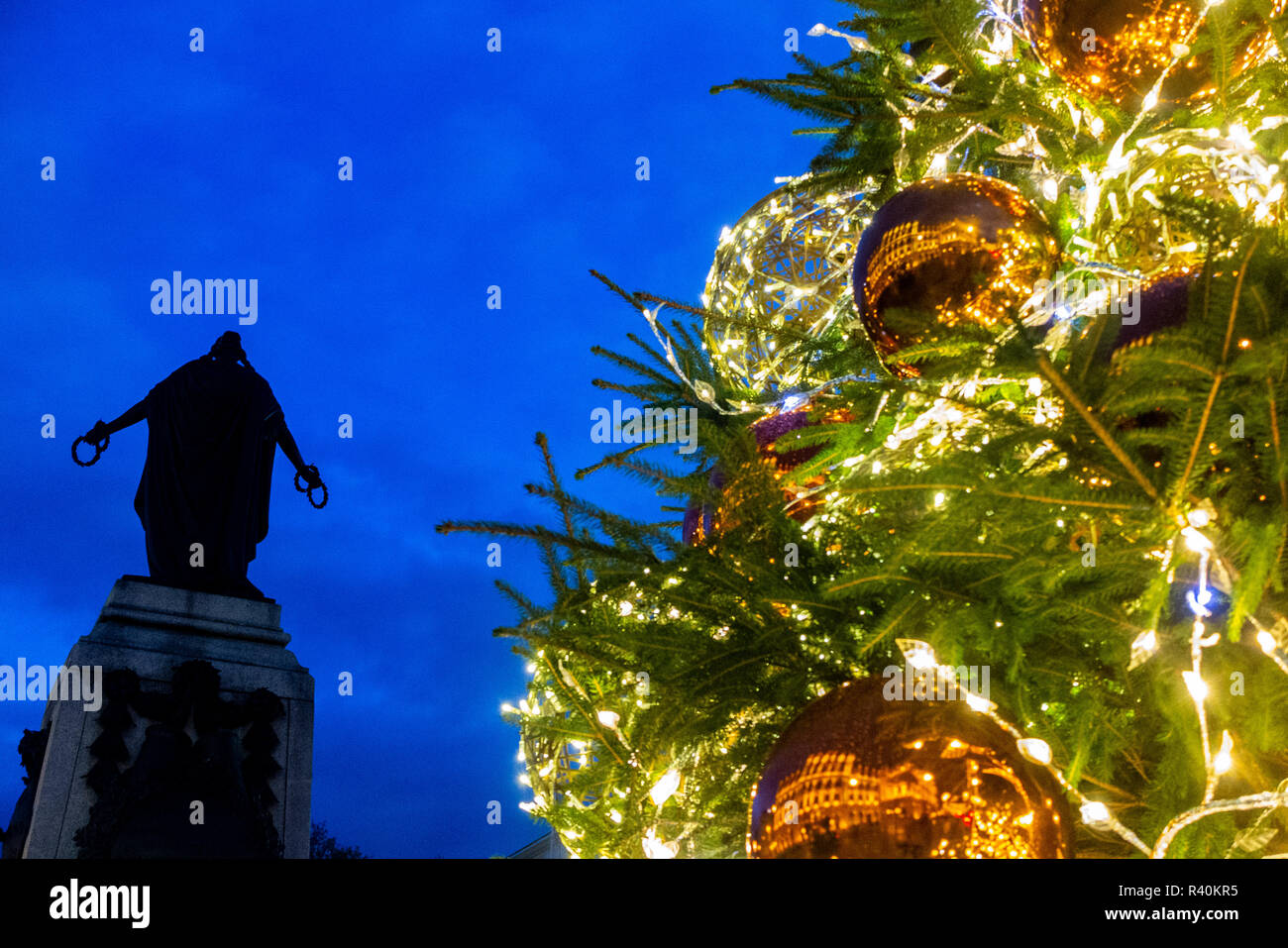 College of cannons hi-res stock photography and images - Alamy