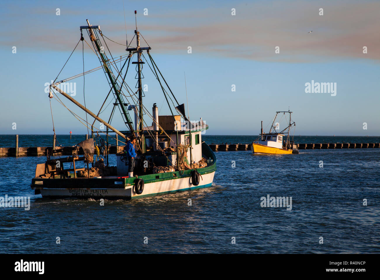 Fulton Harbor and oyster boats coming in to unload Stock Photo - Alamy