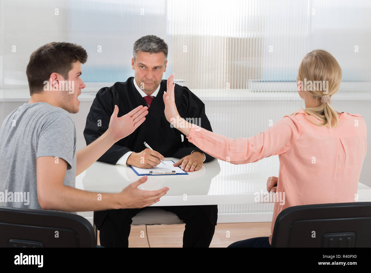 Jury court woman hi-res stock photography and images - Alamy