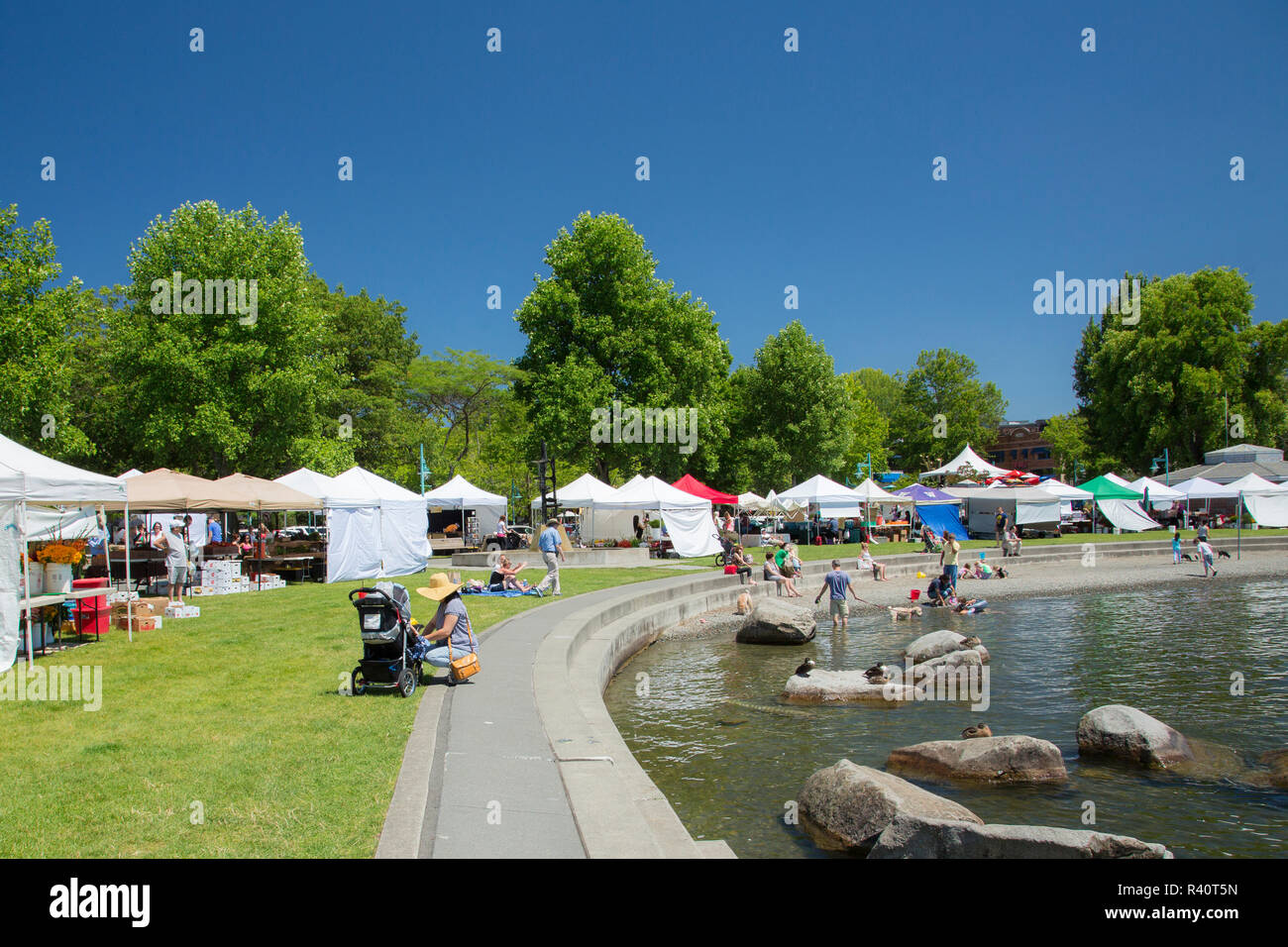 County craft show hi-res stock photography and images - Alamy