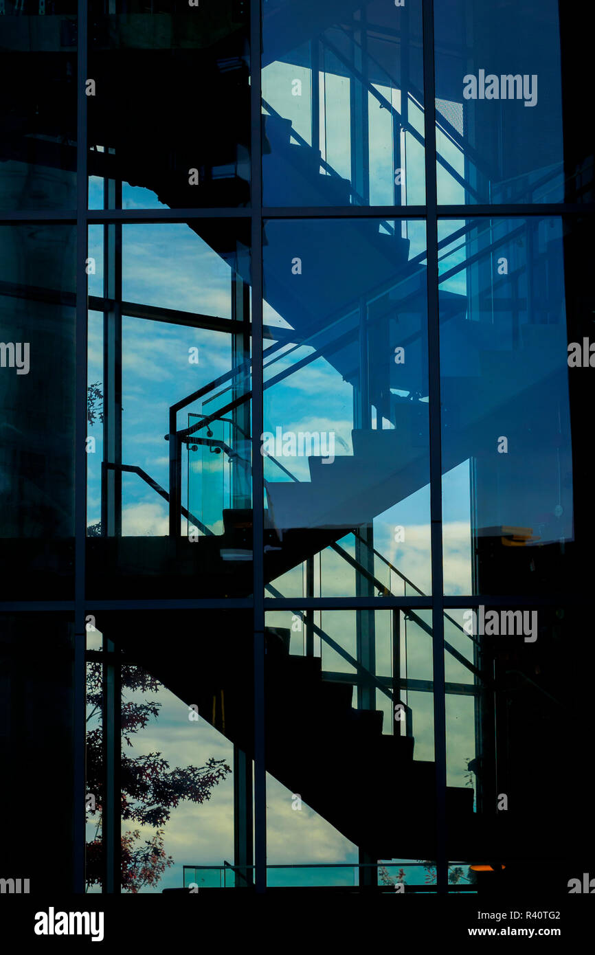 Office building stairs hi-res stock photography and images - Alamy