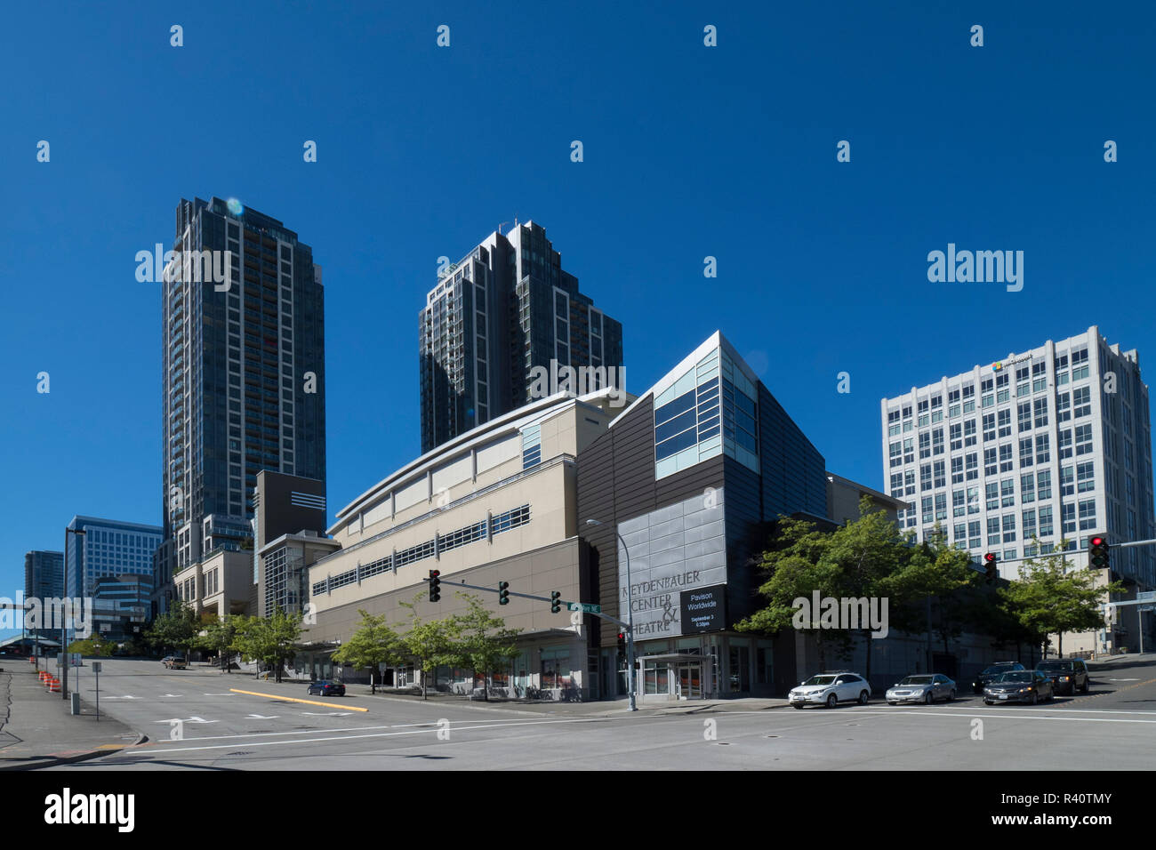 Bellevue center hi-res stock photography and images - Alamy