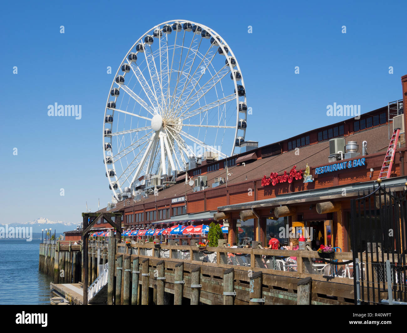 Washington State, Seattle Waterfront, The Great Wheel Stock Photo - Alamy