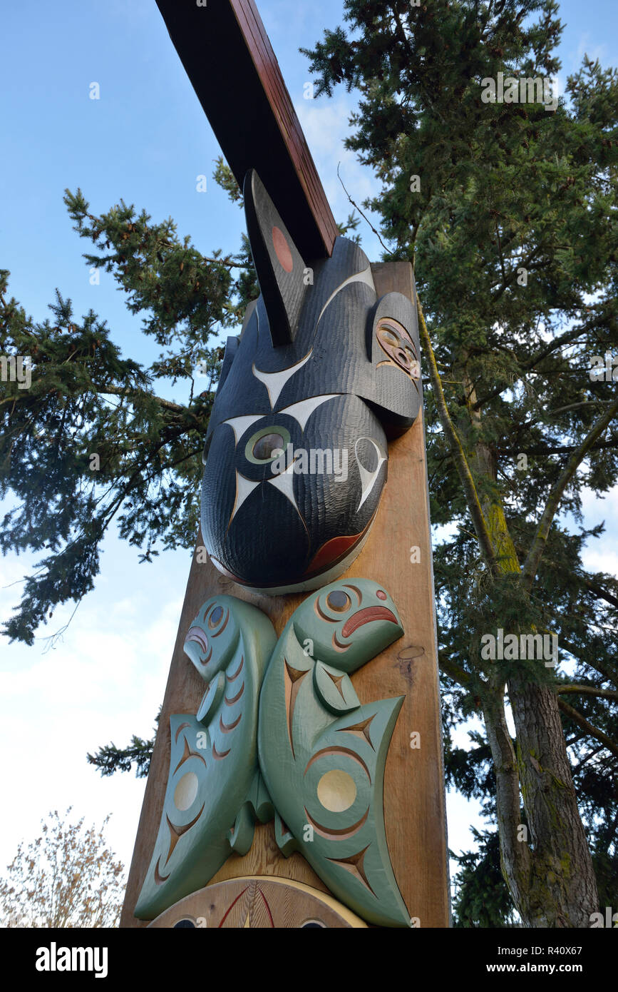 Coast salish hi-res stock photography and images - Alamy