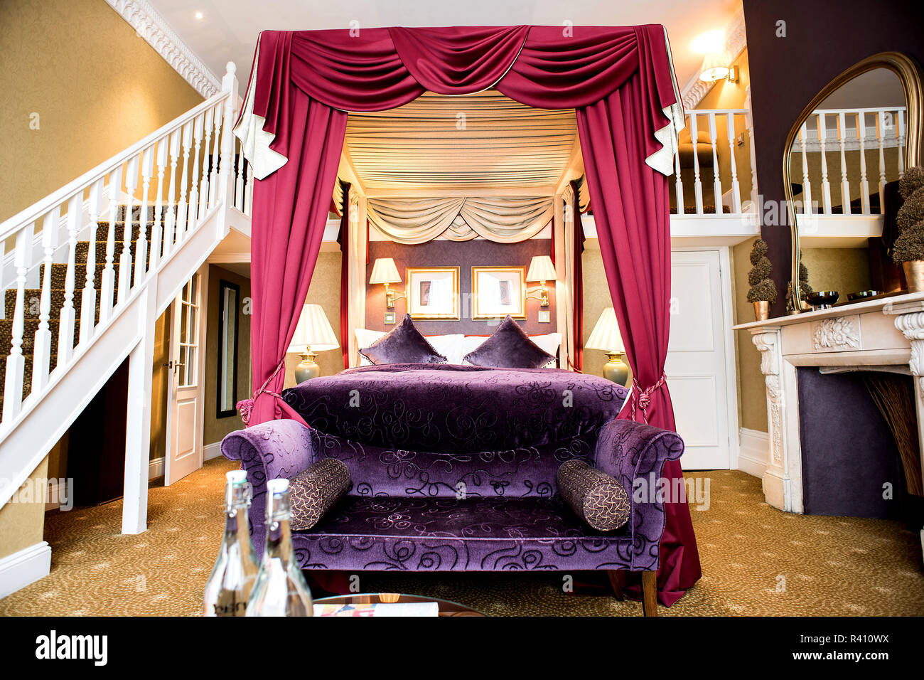 Luxurious hotel room Stock Photo - Alamy