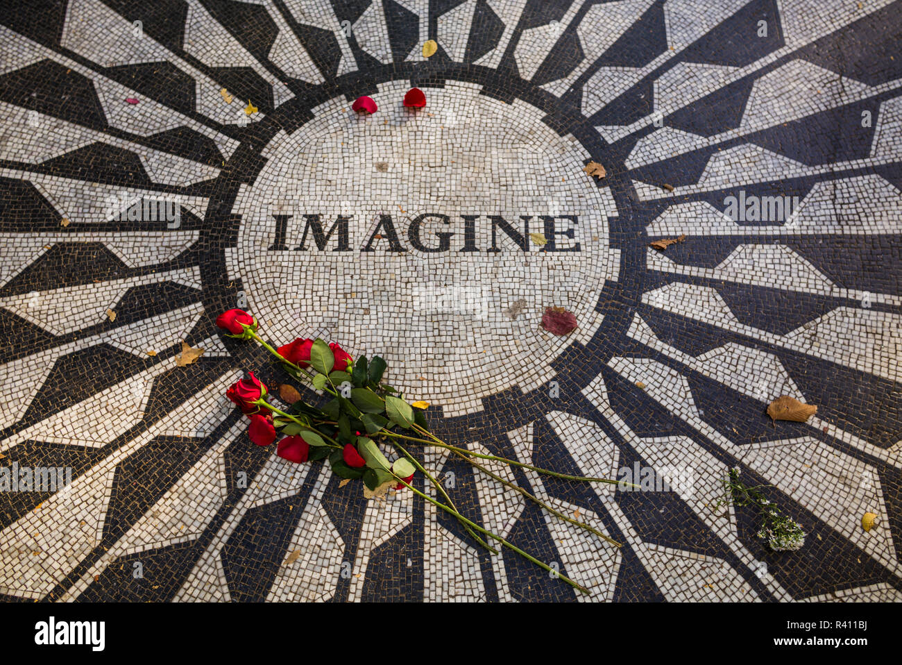 USA, New York City, Central Park, Strawberry Fields, memorial to John ...