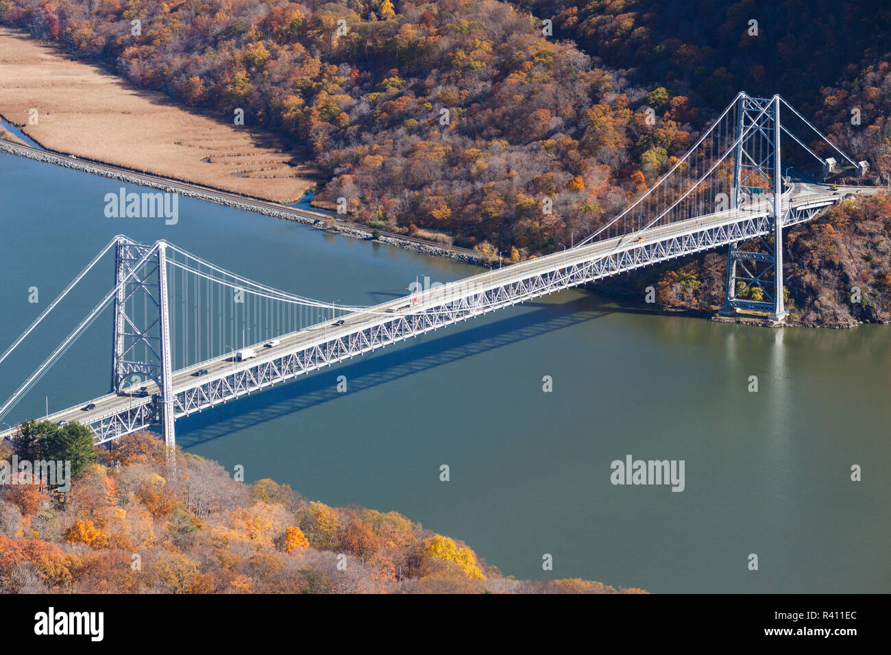 USA, New York, Hudson Valley, Bear Mountain State Park, Bear Mountain Bridge on the Hudson River ...
