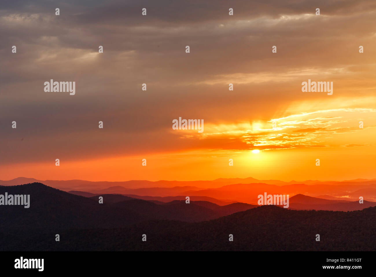 Sunrise over Blue Ridge Mountains, from Blue Ridge Parkway, North ...