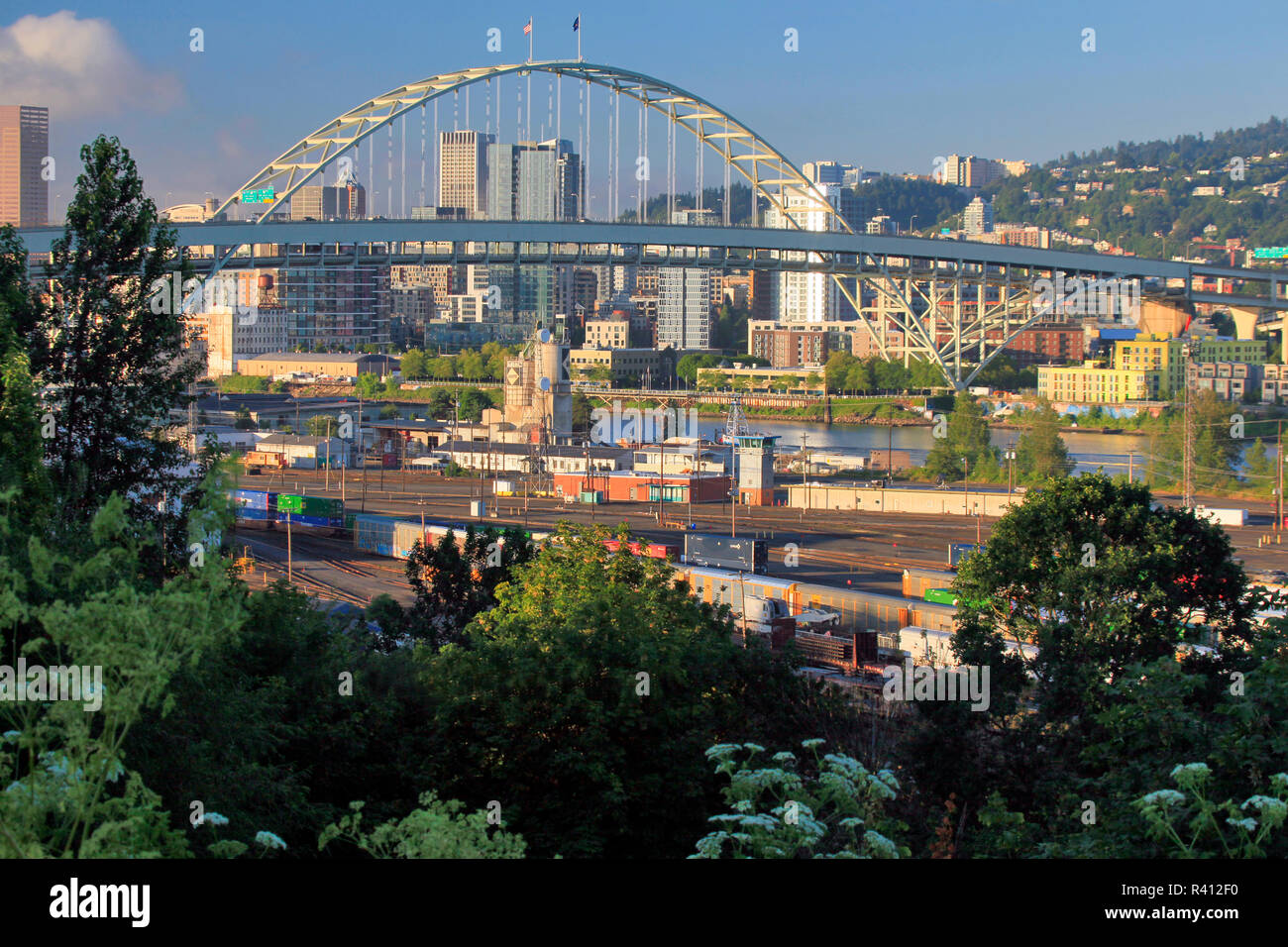 Railroad yard hi-res stock photography and images - Alamy