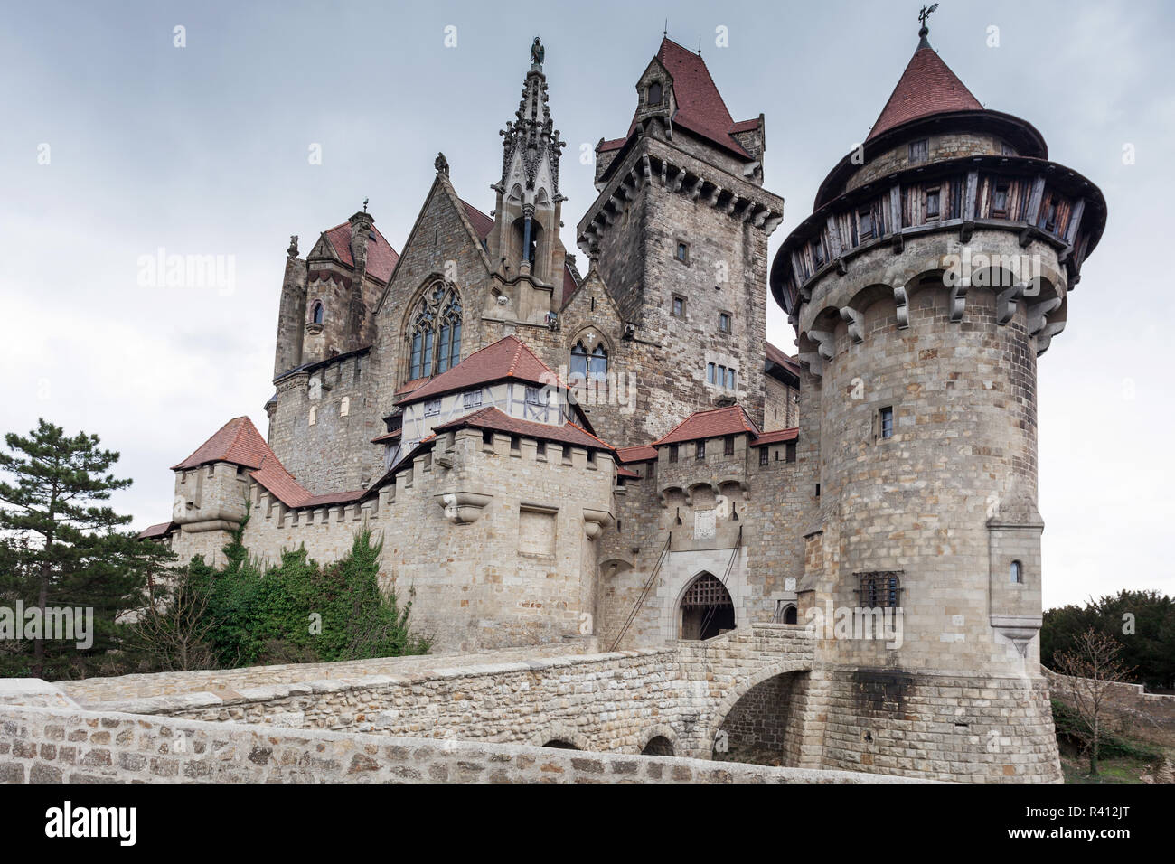 kreuzenstein castle austria Stock Photo - Alamy
