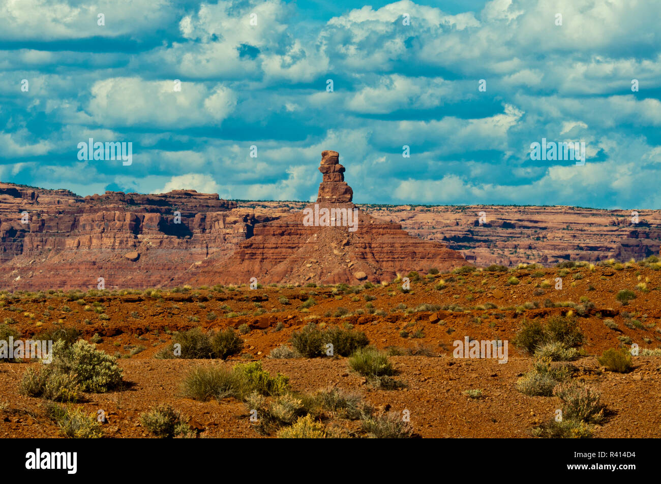 Setting hen butte hi-res stock photography and images - Alamy