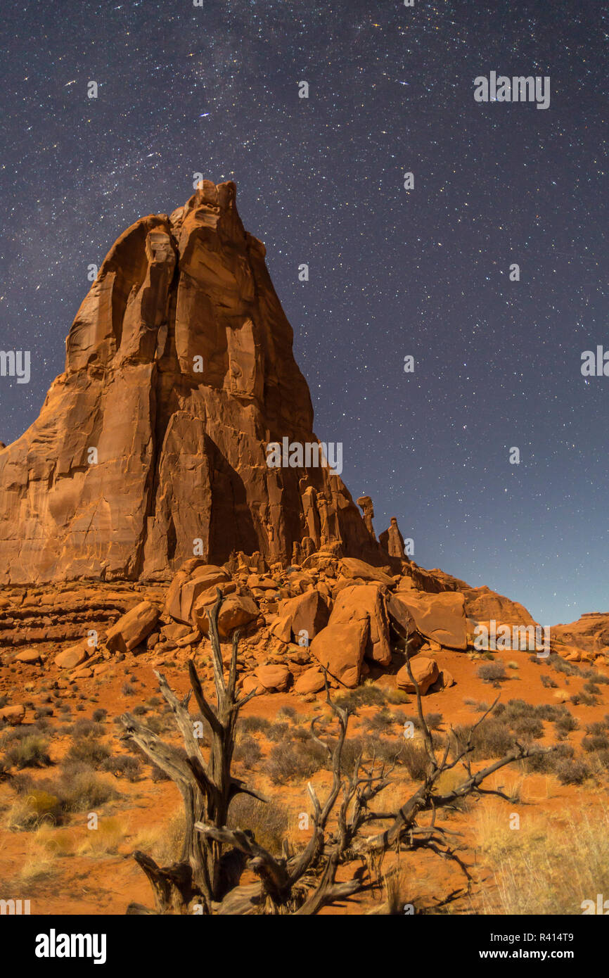 Arches national park rock formation hi-res stock photography and images ...