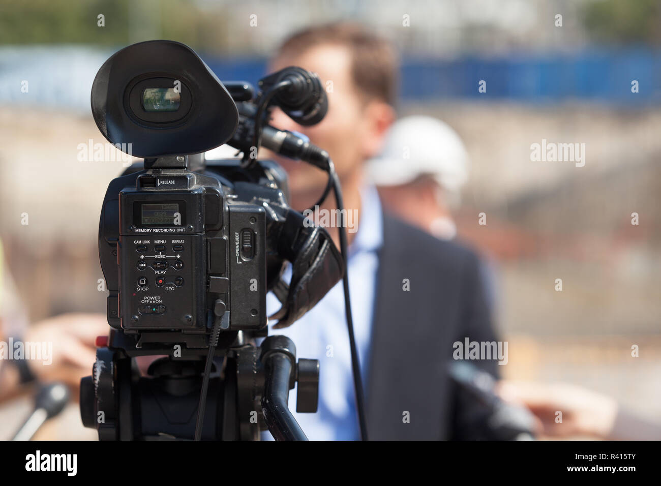 Media interview spokesperson hi-res stock photography and images - Alamy