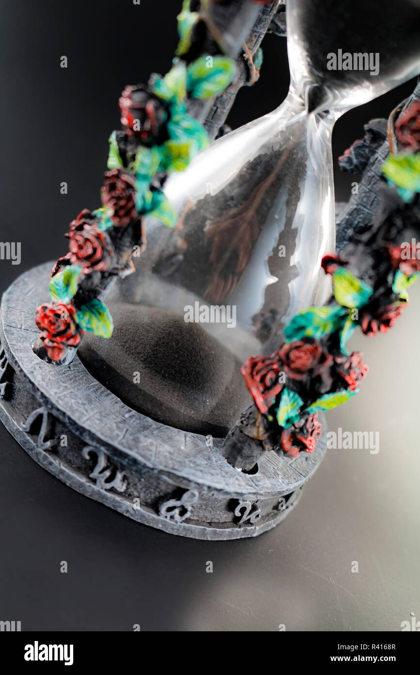 Hourglass the sands hi-res stock photography and images - Alamy