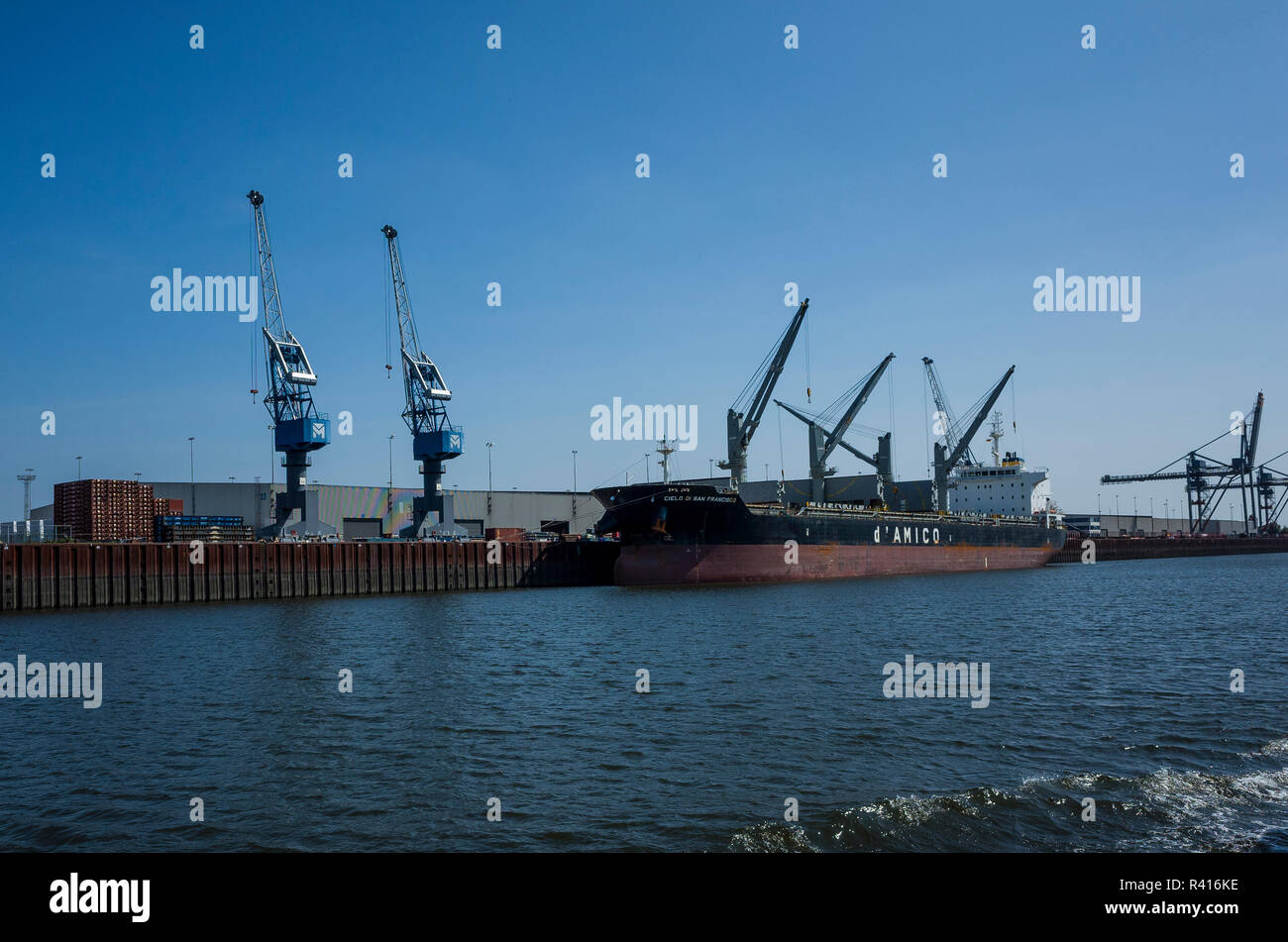 Weser Fluß, Bremen. Deutschland. Germany. A view from a guided tour of ...