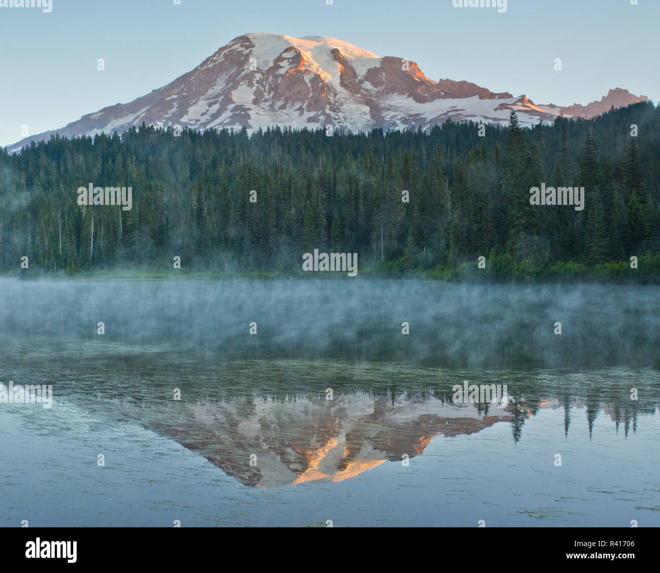 Mount Rainier, reflection, Mirror Lake, Mount Rainier National Park, Washington State, USA Stock ...