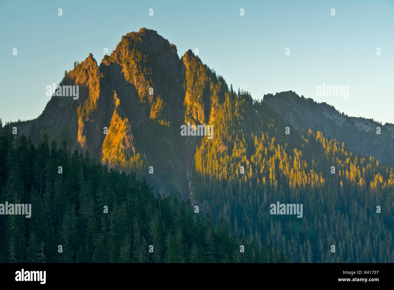 Tatoosh mountains hi-res stock photography and images - Alamy