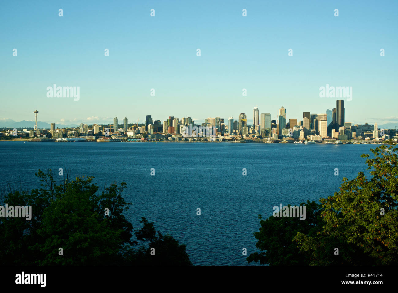 Panoramic view seattle skyline from hi-res stock photography and images ...
