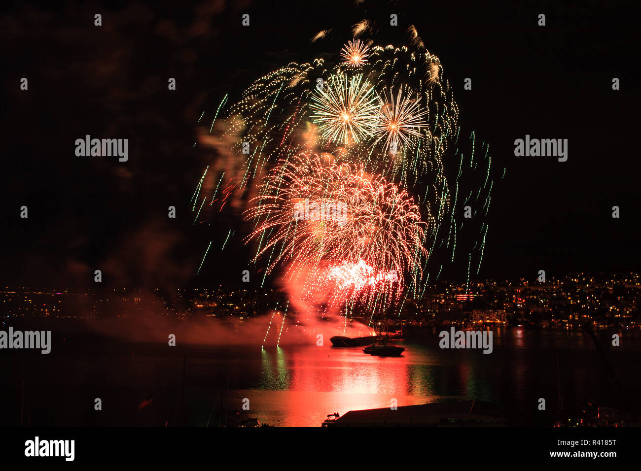 4th of July fireworks celebration at Lake Union, Seattle, Washington ...