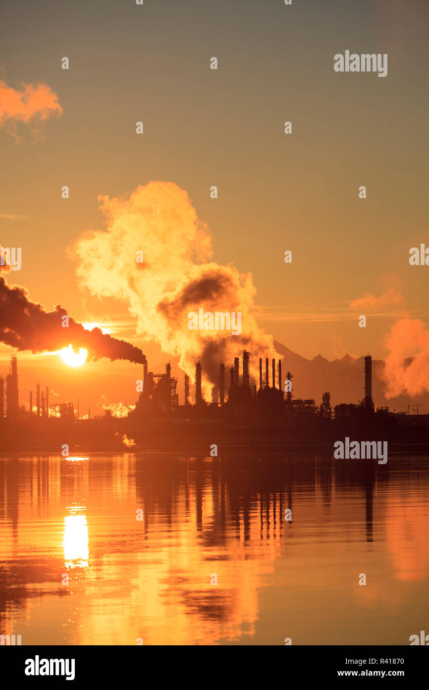 Anacortes refinery hi-res stock photography and images - Alamy