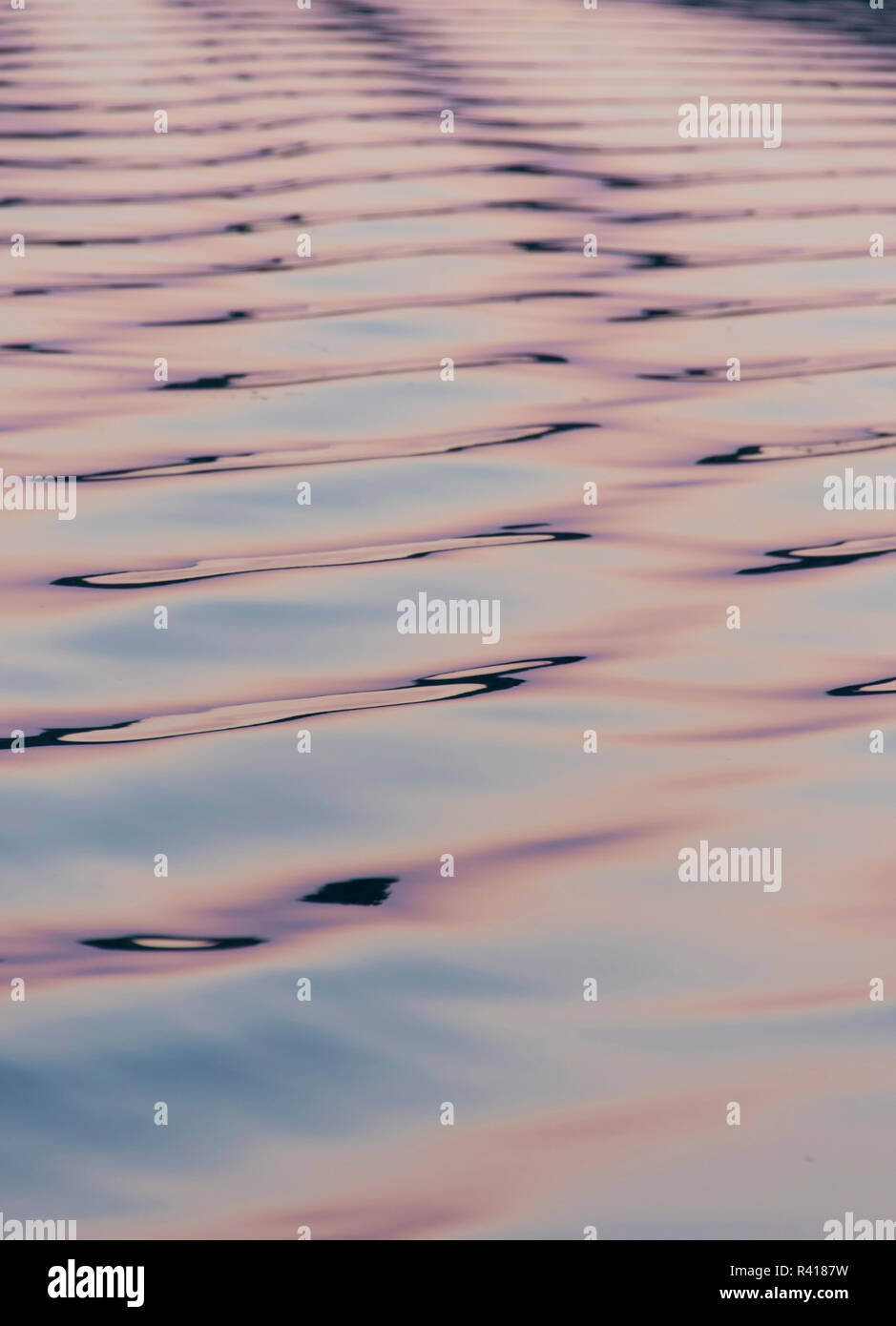 Reflecting colors hi-res stock photography and images - Alamy