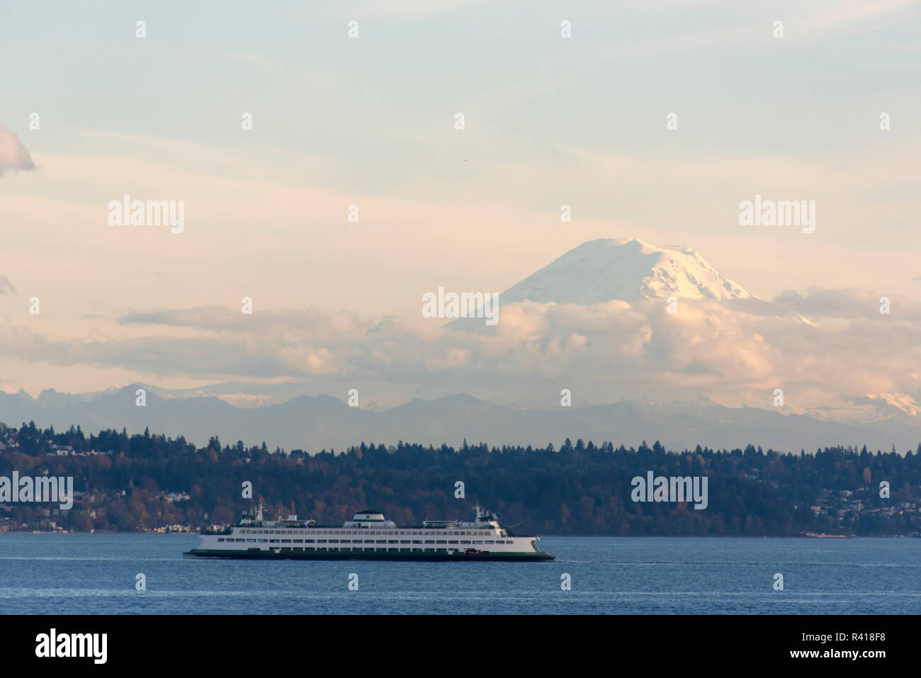 Bremerton ferry hi-res stock photography and images - Alamy