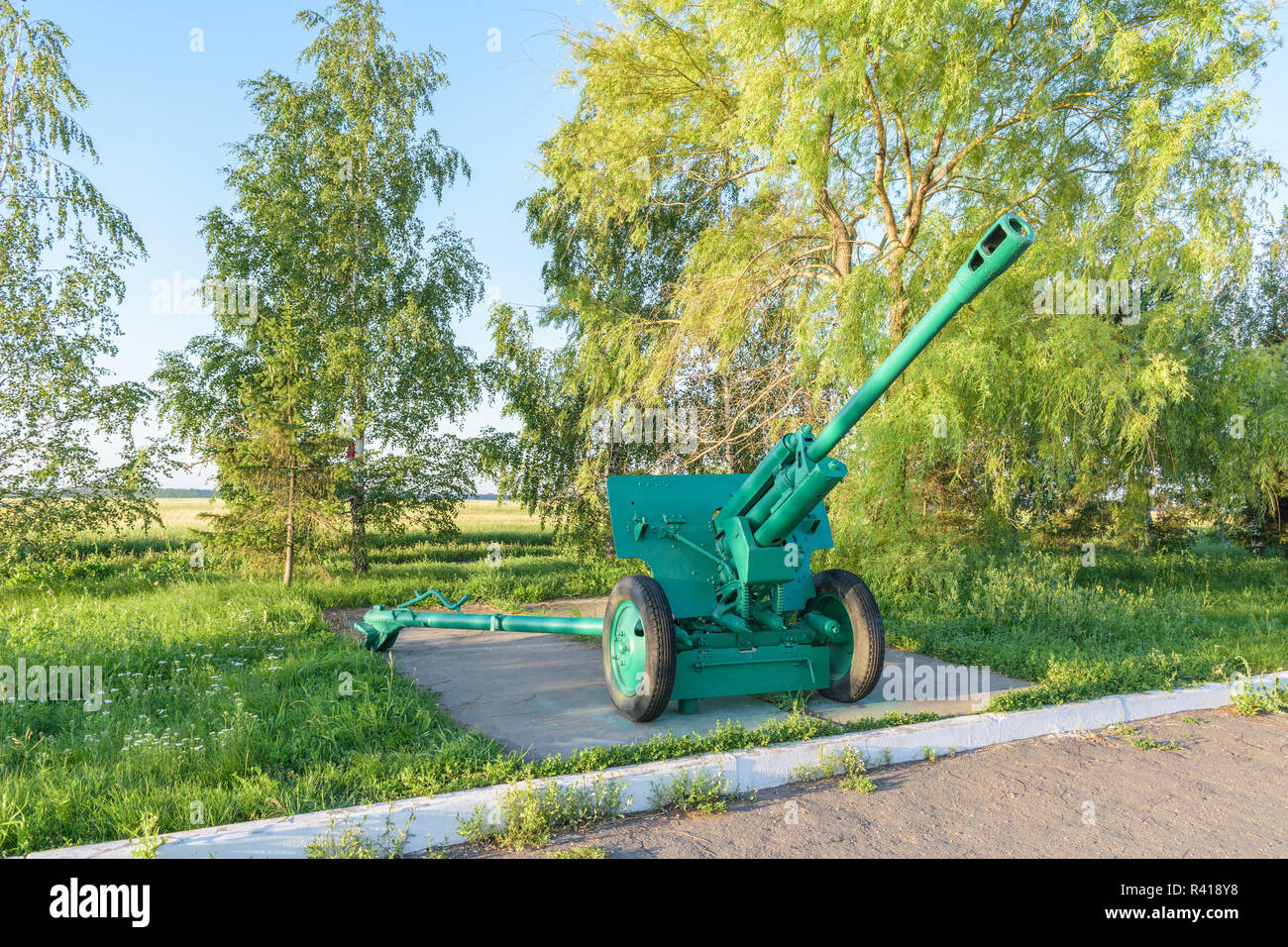 Soviet artillery hi-res stock photography and images - Alamy