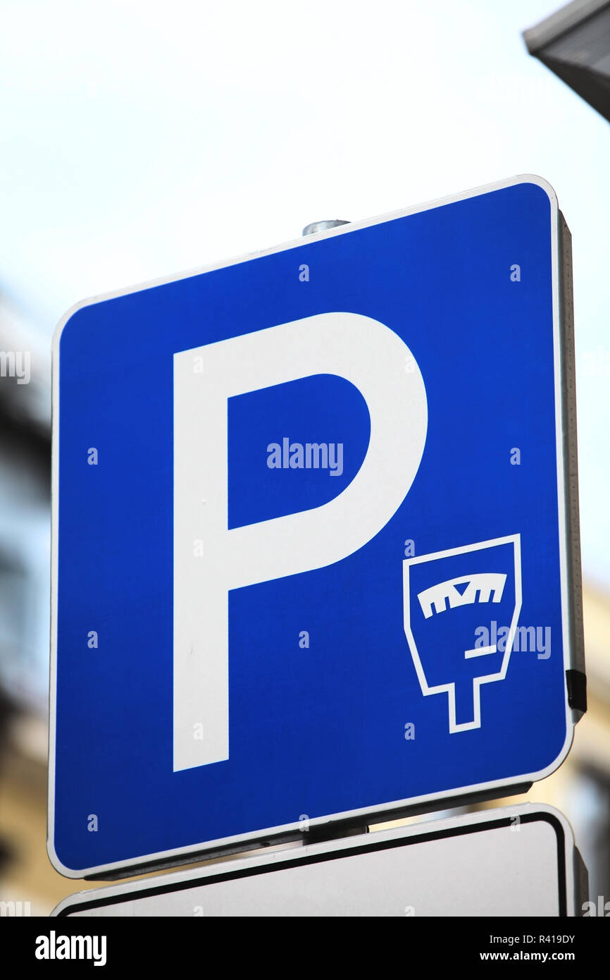 Sign signal traffic parking hi-res stock photography and images - Alamy