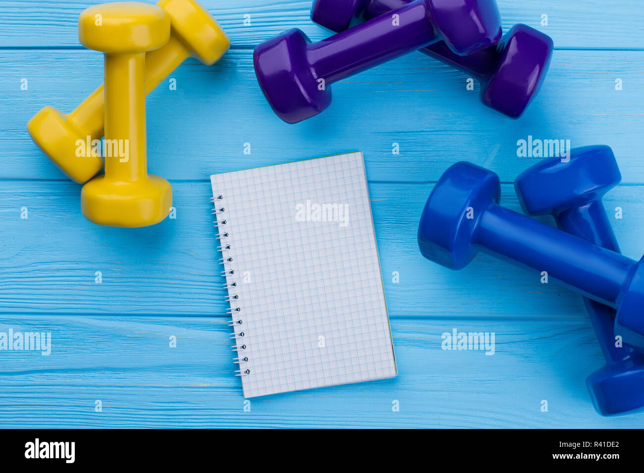 Lifting heavy items hi-res stock photography and images - Alamy