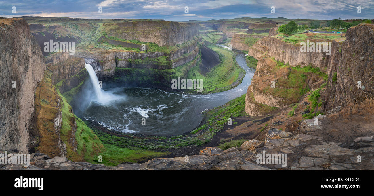 USA, Washington State. Palouse Falls in the spring, at Palouse Falls ...