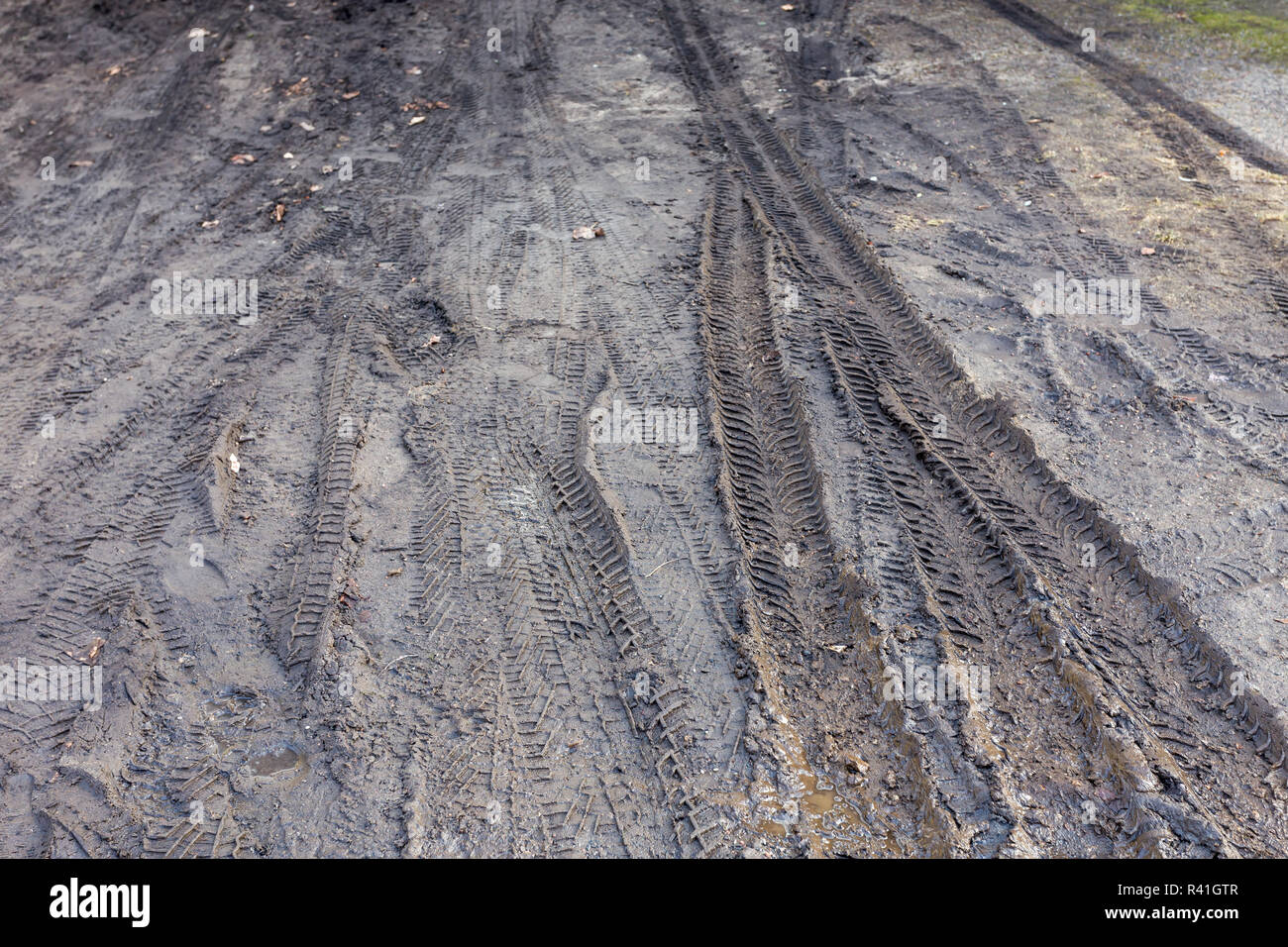Mud rut farm track hi-res stock photography and images - Alamy