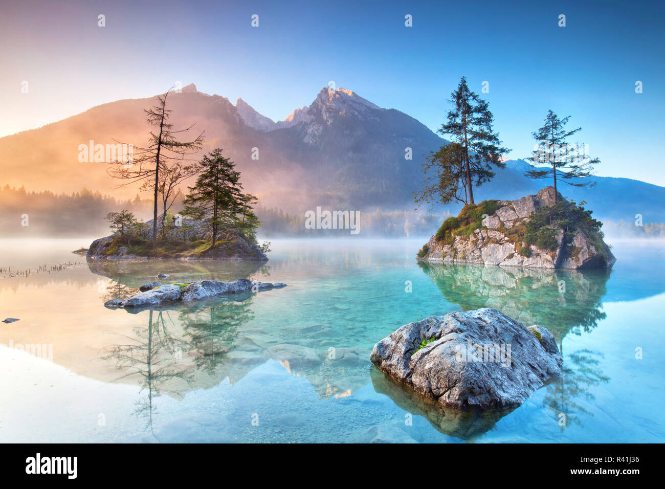 Embarkation scenery hi-res stock photography and images - Alamy