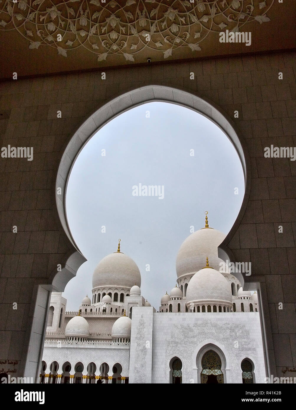 Views of Sheikh Zayed Mosque in Abu Dhabi Stock Photo - Alamy