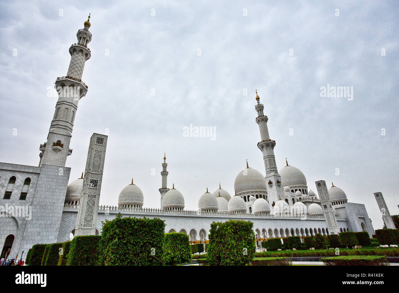 Views of Sheikh Zayed Mosque in Abu Dhabi Stock Photo - Alamy