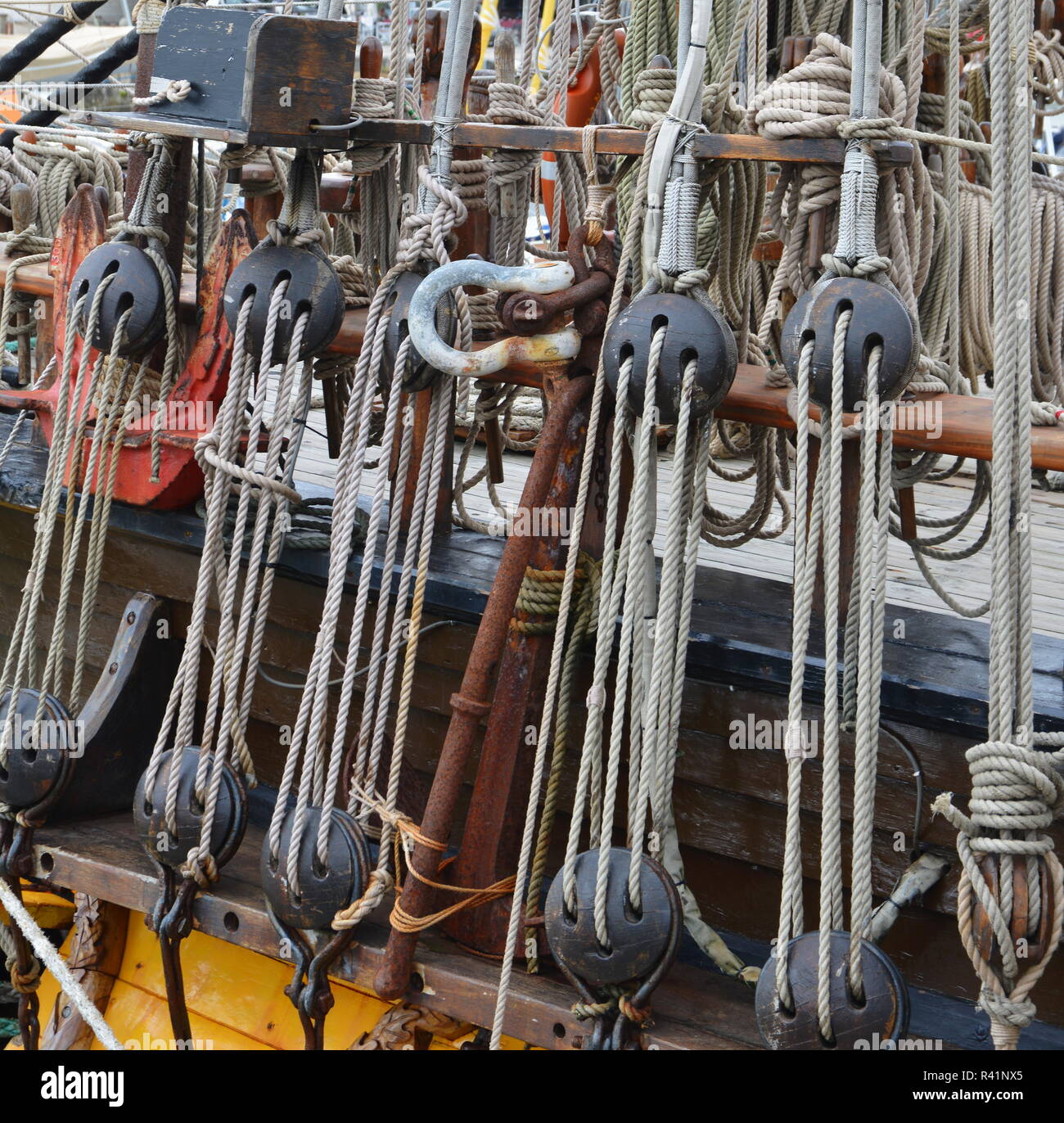 Threemasted ship hi-res stock photography and images - Alamy