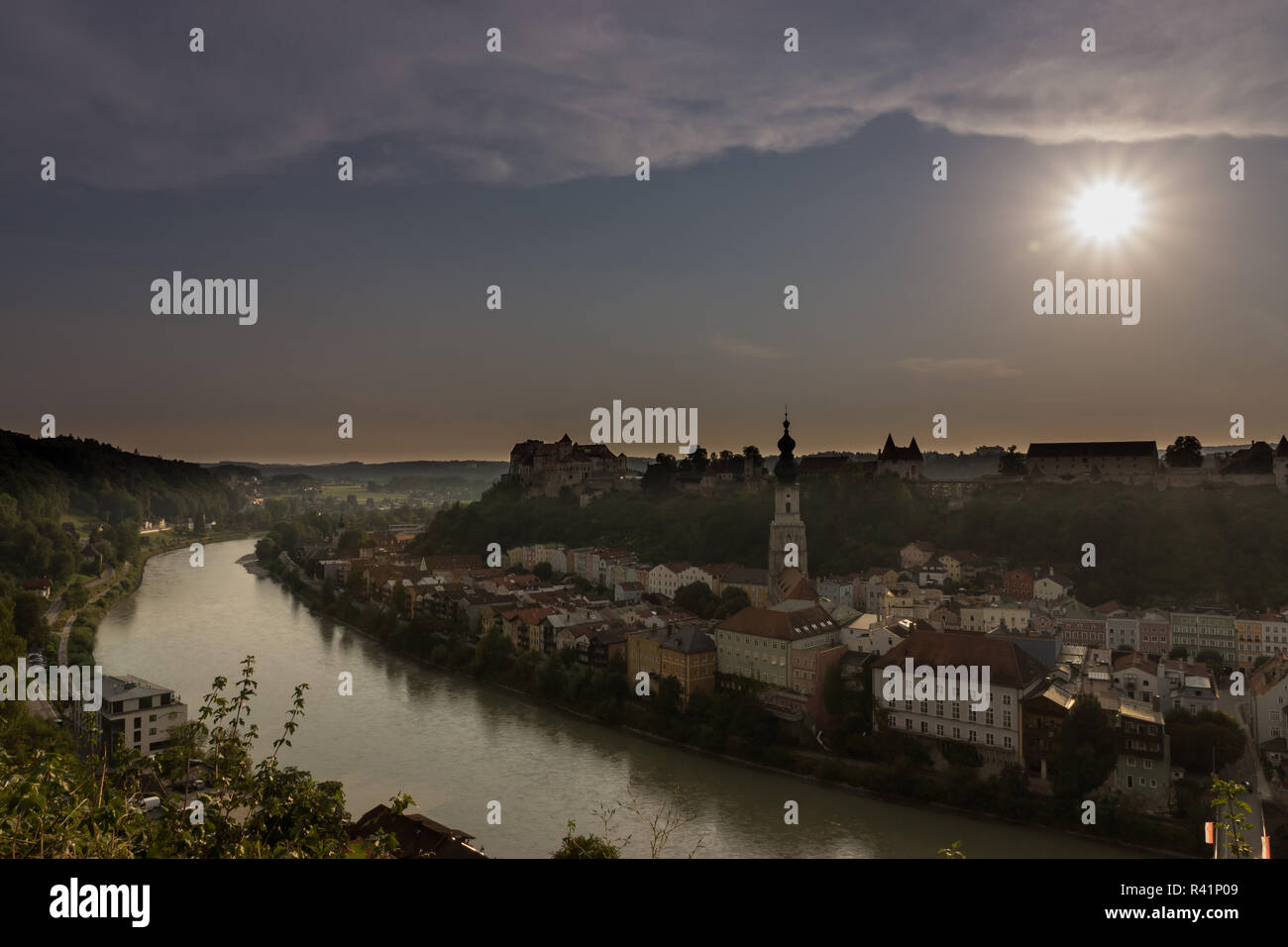 Burghausen castle bavaria night hi-res stock photography and images - Alamy
