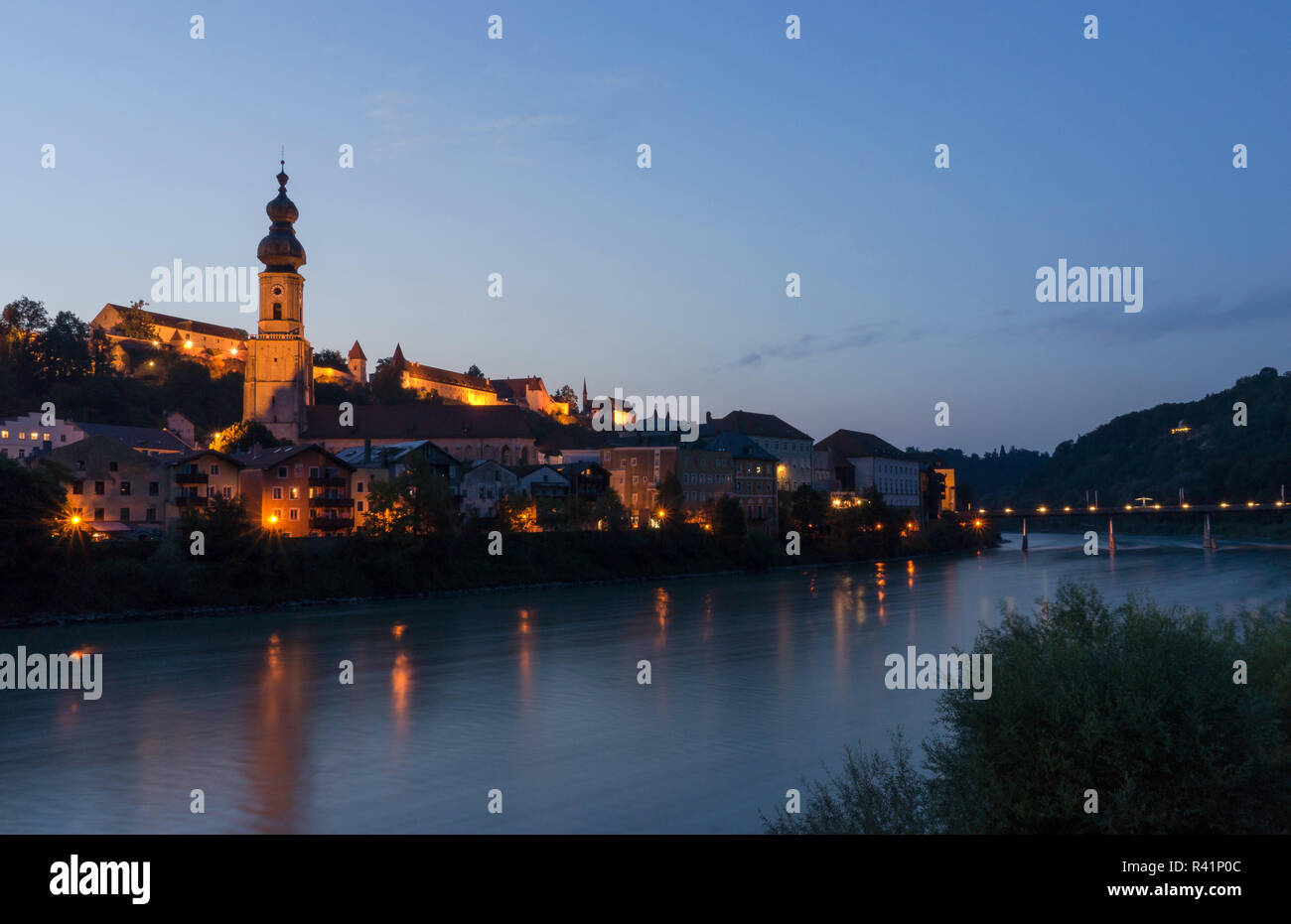 Burghausen castle bavaria night hi-res stock photography and images - Alamy