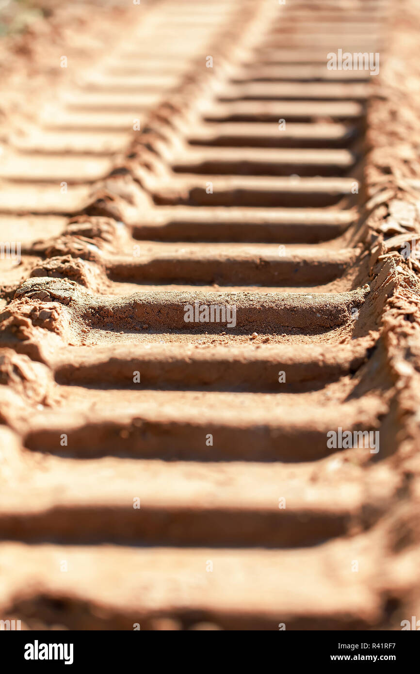 chain tracks - construction vehicle Stock Photo - Alamy